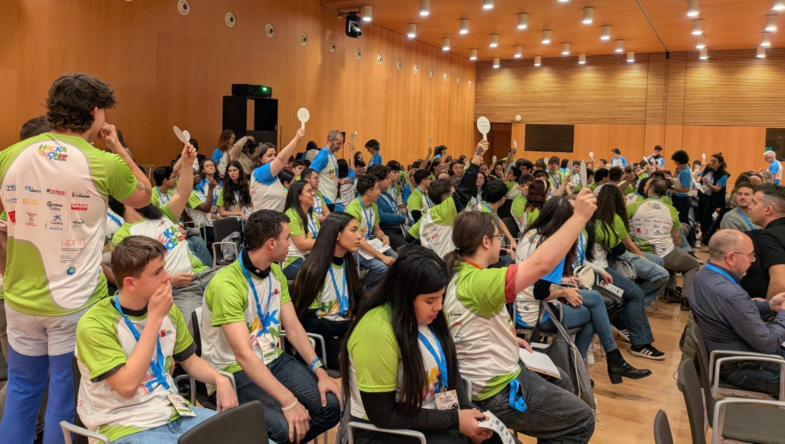 CI Politécnico Estella participa en el Hackathon 2025 de la Formación ...